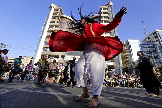 Pakistani Man Dances People Celebrate Pakistan Editorial Stock Photo ...