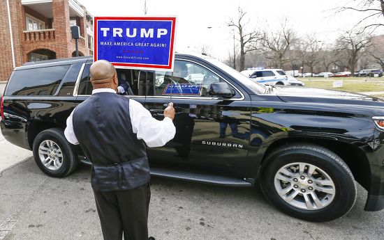 Man Holds Donald Trump Campaign Sign Editorial Stock Photo - Stock ...