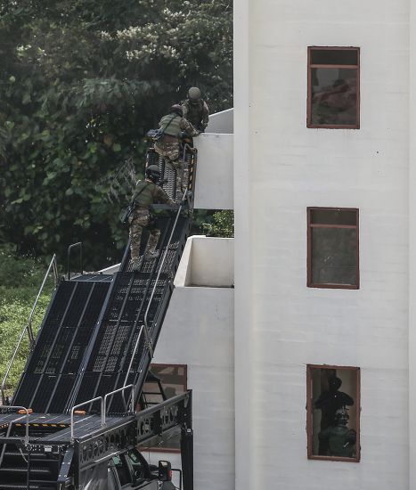 Special Forces Soldiers Climb Ladder Mobile Editorial Stock Photo ...