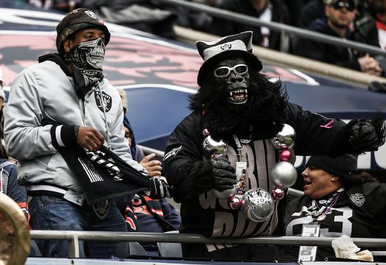 Oakland Raiders Fans Cheer Their Team Editorial Stock Photo - Stock ...