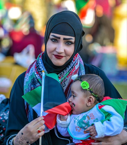 Kuwaiti Woman Her Child Waving National Editorial Stock Photo - Stock ...