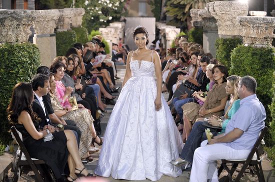 Yemeni Singer Arwa Takes Catwalk Displaying Editorial Stock Photo ...