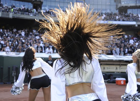 Oakland Raiderette Oakland Raiders Cheerleader Cheers Editorial Stock ...