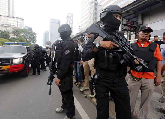 Member Indonesian Security Forces Stands Guard Editorial Stock Photo ...