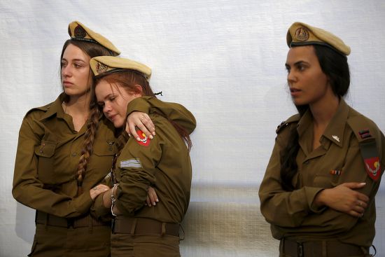 Israeli Soldiers Cry During State Memorial Editorial Stock Photo ...