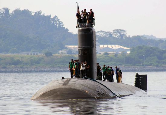 Crew Moor Submarine Uss Topeka Ssn754 Editorial Stock Photo - Stock ...