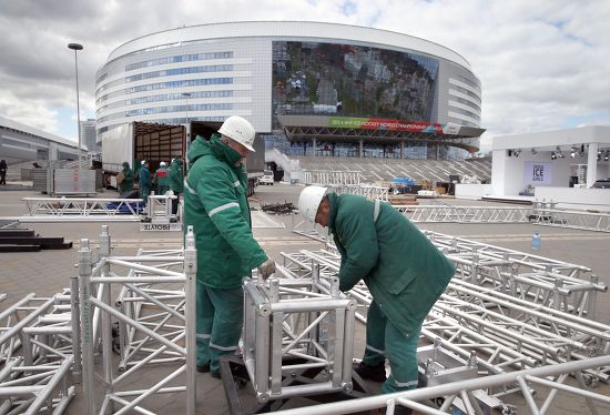Workers Assemble Construction Front Multifunction Complex Editorial ...