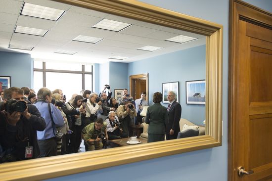 Mirror Reflects Us President Barack Obamas Editorial Stock Photo ...