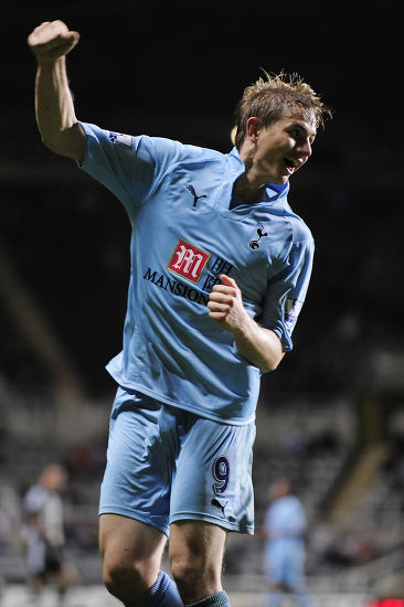 Roman Pavlyuchenko Tottenham Hotspur Celebrates Scoring Editorial Stock ...