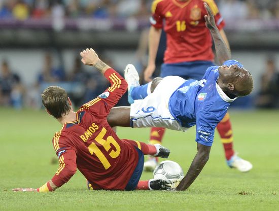 Spains Sergio Ramos L Fouls Italys Editorial Stock Photo - Stock Image ...