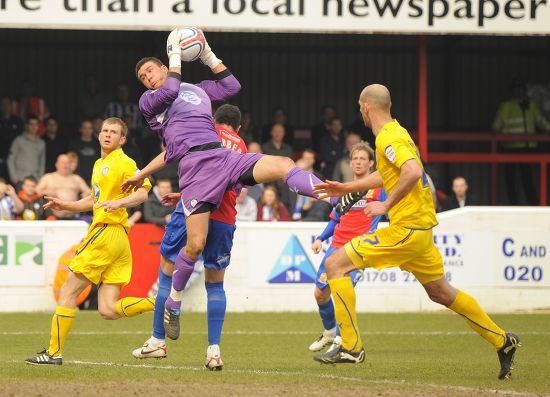 Sheffield Wednesday Goalkeeper Richard Odonnell Bends Editorial Stock ...
