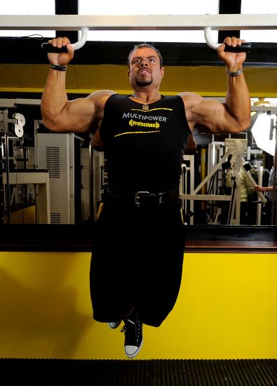 Bodybuilder Daniel Hill Demonstrates Lifting Technique Editorial Stock ...
