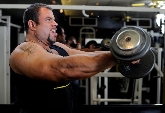 Bodybuilder Daniel Hill Demonstrates Lifting Technique Editorial Stock ...