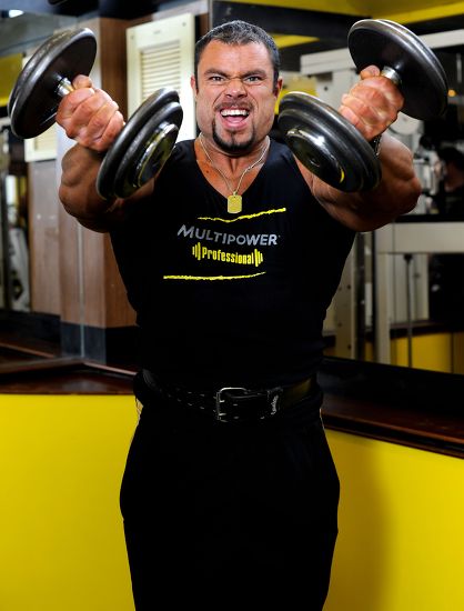 Bodybuilder Daniel Hill Demonstrates Lifting Technique Editorial Stock ...