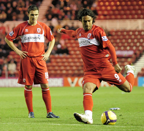 Mido Middlesbrough Strikes Late Free Kick Editorial Stock Photo - Stock ...