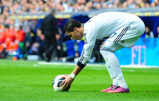 Cristiano Ronaldo Real Madrid Places Ball Editorial Stock Photo - Stock ...