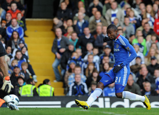 Salomon Kalou Chelsea Scores Goal Make Editorial Stock Photo - Stock ...