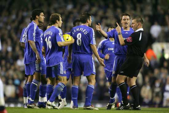 Chelsea Palyer Surround Referee Graham Poll Editorial Stock Photo ...