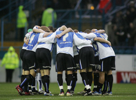 Sheffield Wednesday Team Huddle Before Kickoff Editorial Stock Photo ...