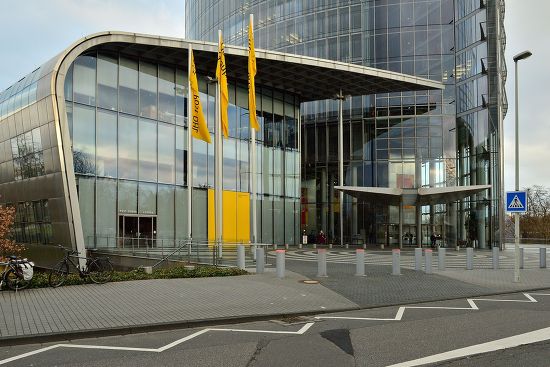 Post Tower Headquarter Logistics Group Deutsche Editorial Stock Photo ...