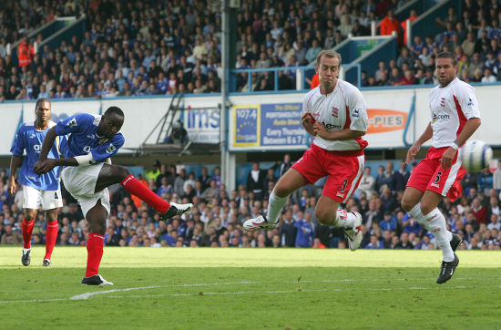 Lomana Lua Lua Portsmouth Shoots Over Editorial Stock Photo - Stock ...