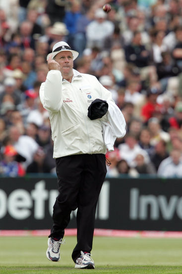 Umpire Darrell Hair Throws England Second Editorial Stock Photo - Stock ...