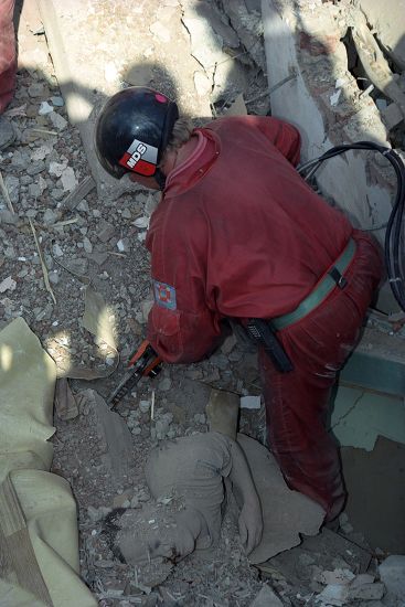 Rescuer Tries Release Dead Body Ruins Editorial Stock Photo - Stock ...