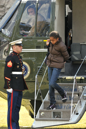 Malia Obama Adjusts Her Backpack She Editorial Stock Photo - Stock ...
