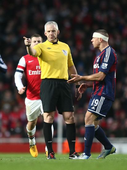 Stoke Citys Jonathan Walters Argues Referee Editorial Stock Photo - Stock Image | Shutterstock
