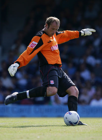 Stoke City Goalkeeper Steve Simonsen Editorial Stock Photo - Stock ...