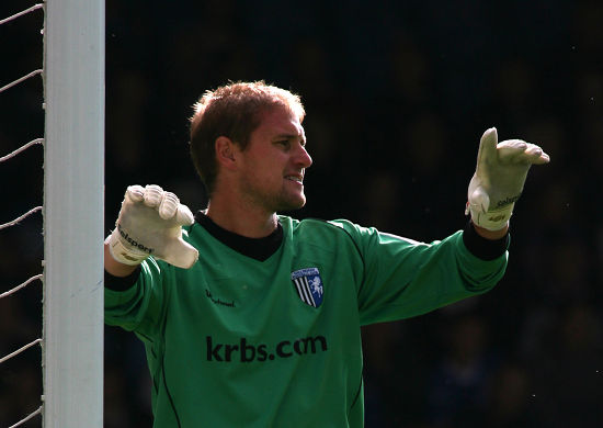 Simon Royce Gillingham Goalkeeper Editorial Stock Photo - Stock Image ...
