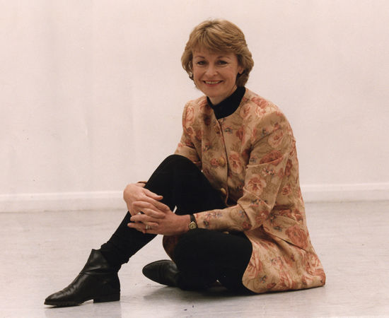 Sue Cook Tv Presenter Doing Body - Foto de stock de contenido editorial ...