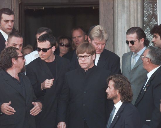Gianni Versace Memorial Service Milan Elton Editorial Stock Photo ...