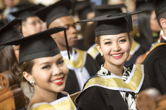 Regents University Londongraduation Ceremony Students Graduate ...