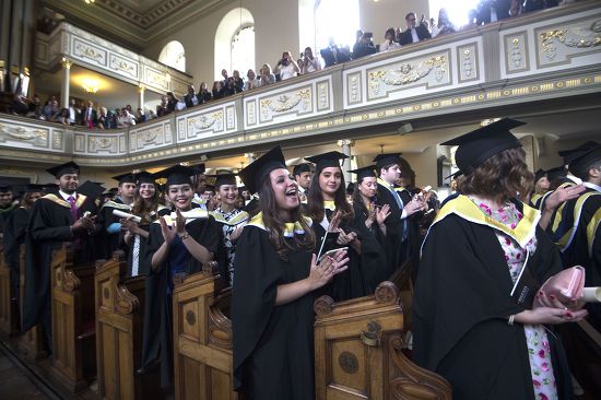 Regents University Londongraduation Ceremony Students Graduate ...