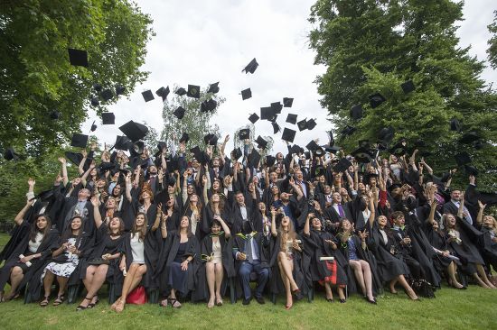 Regents University Londongraduation Ceremony Students Graduate ...