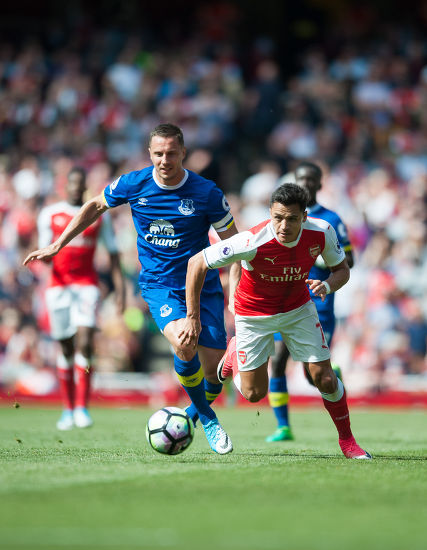 Phil Jagielka Everton Tackles Fouls Alexis Editorial Stock Photo ...