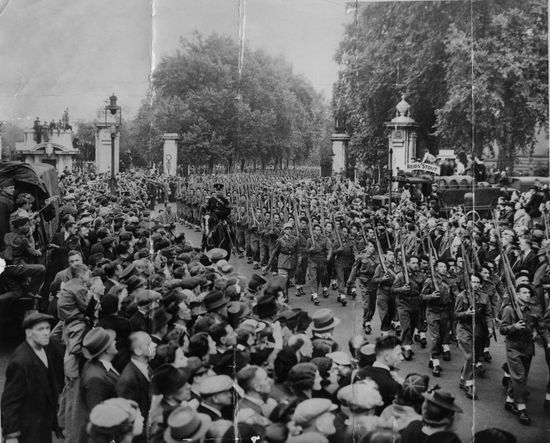 Fighting Frenchmen Pictured Marching Wellington Barracks Editorial ...