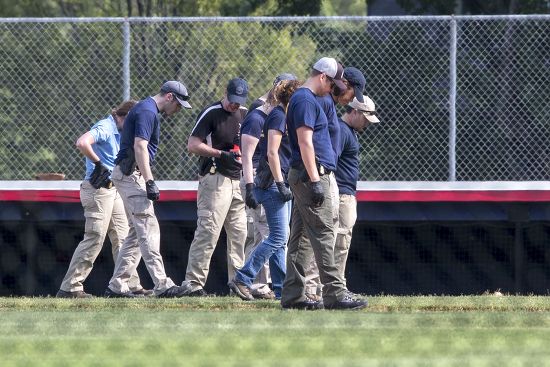 Members Fbi Evidence Response Team Investigate Editorial Stock Photo ...