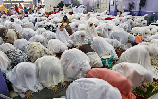 Myanmar Muslims Attend Eid Alfitr Morning Editorial Stock Photo - Stock ...