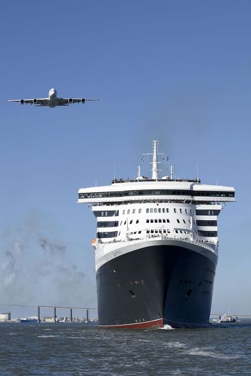 Airbus A380 World S Largest Jetliner Editorial Stock Photo - Stock ...