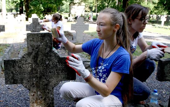 Young People Clean Graves Cemetery War Editorial Stock Photo - Stock ...