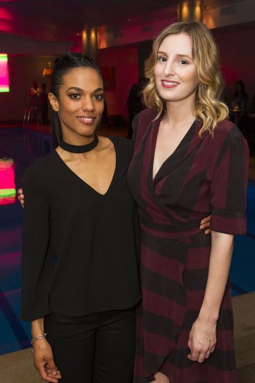 Freema Agyeman Claire Laura Carmichael Trudi - Foto de stock de ...