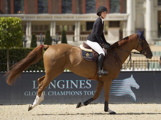 Jessica Springsteen Usa Riding Tiger Lily - Foto de stock de contenido ...
