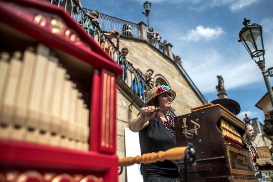 Barrel Organ Grinder Plays Barrel Organ Editorial Stock Photo - Stock ...