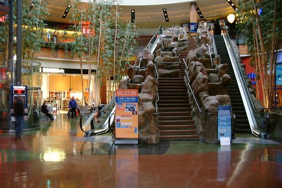 O2 Centre 255 Finchley Road London Editorial Stock Photo - Stock Image ...