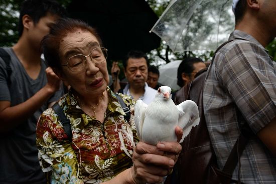 People Hold Doves Before Releasing Them Editorial Stock Photo - Stock ...