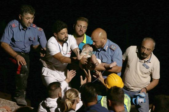Rescuers Saving Sevenmonthold Baby Rubble After Editorial Stock Photo ...