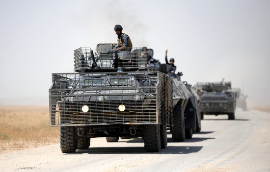 Iraqi Military Vehicles Troops Advance Towards Editorial Stock Photo ...