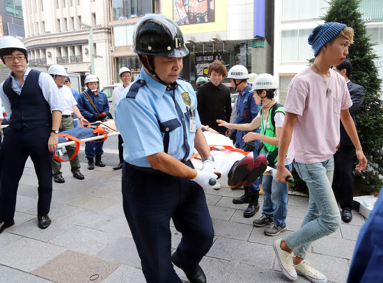 People Carry Injured Persons Stretchers During Editorial Stock Photo ...